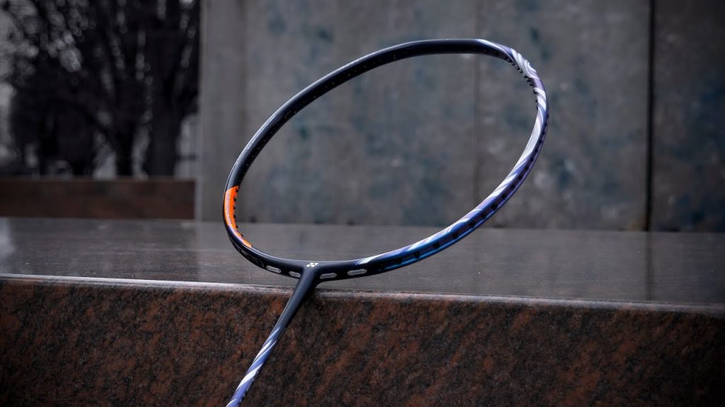 Kelebihan dan Kekurangan Yonex Astrox 100 ZZ - Badmindo